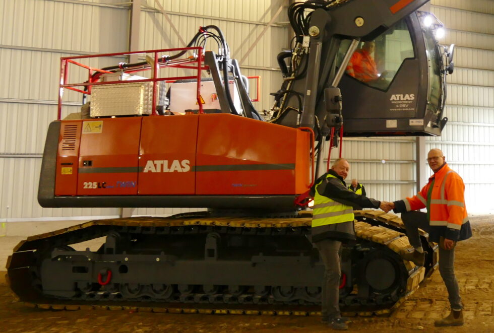 The ATLAS armoured excavator – a world first | ATLAS GmbH