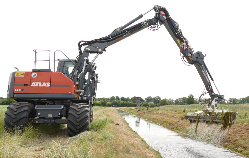 The ATLAS excavator with the big “feet” | ATLAS GmbH